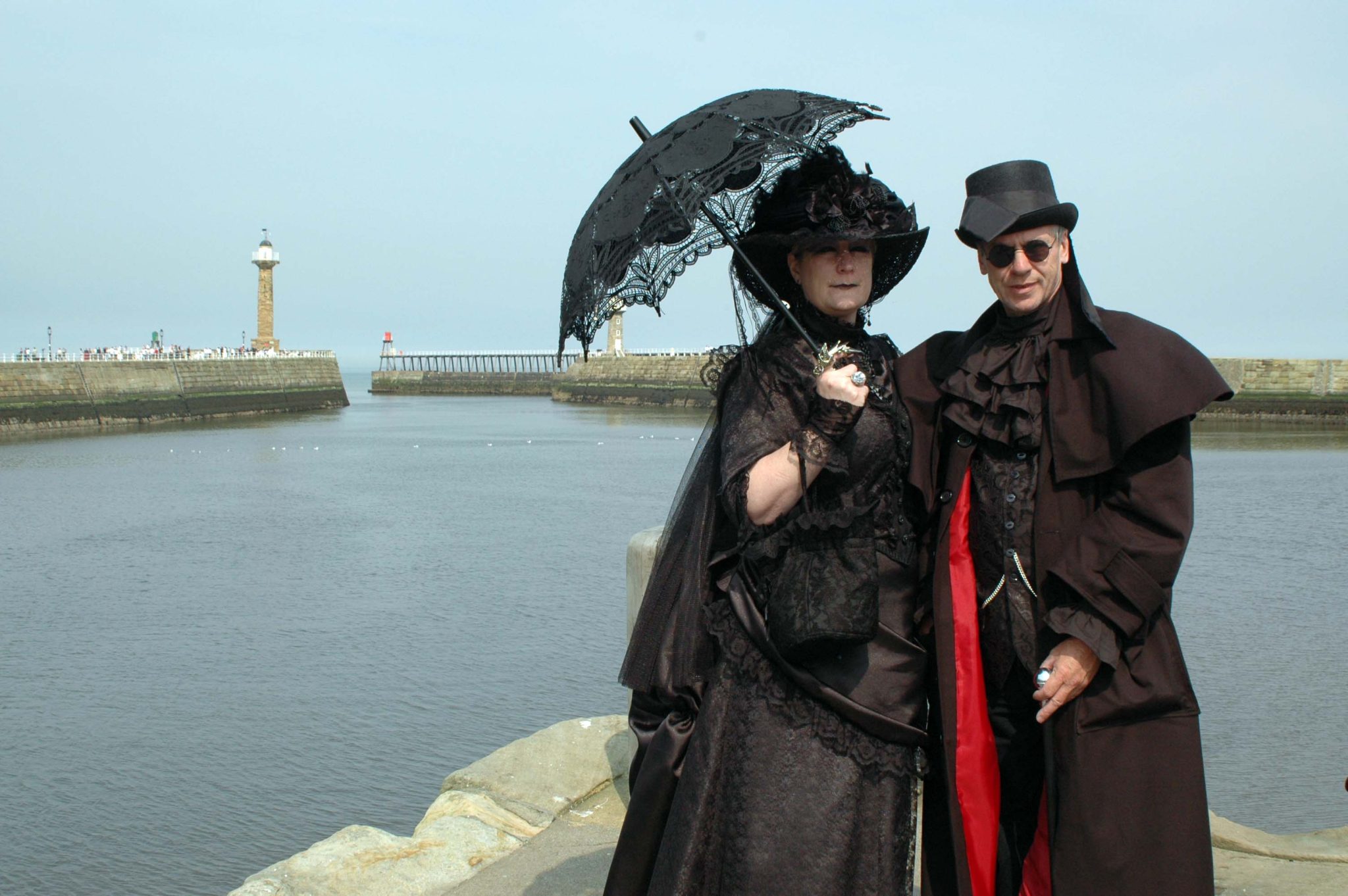 11 Iconic Outfits That Defined the ’80s and ’90s - Vinyl and Velvet