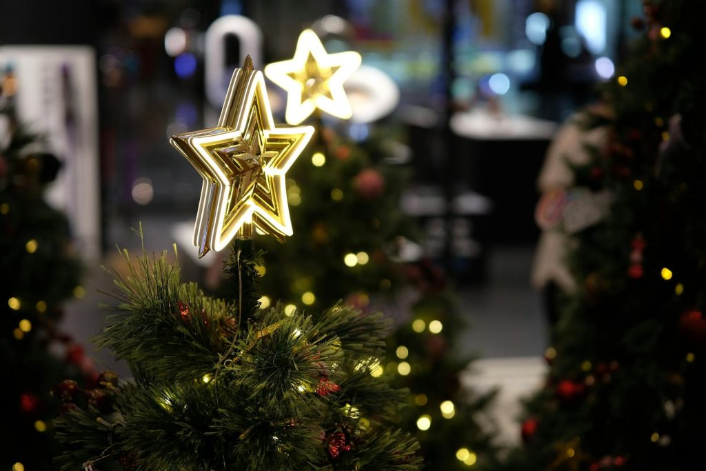 10 Antique Tree Toppers That Are Rare and Valuable - Vinyl and Velvet