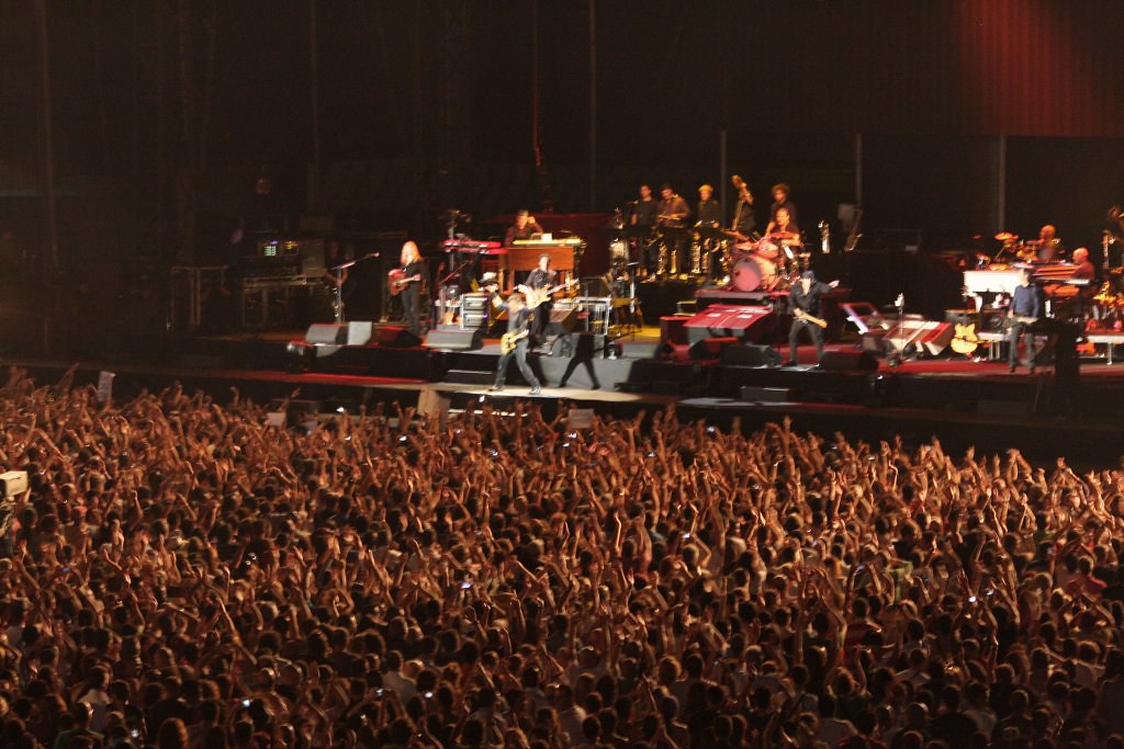 8 Performers Who Refused to Retire and Proved Everyone Wrong - Vinyl ...