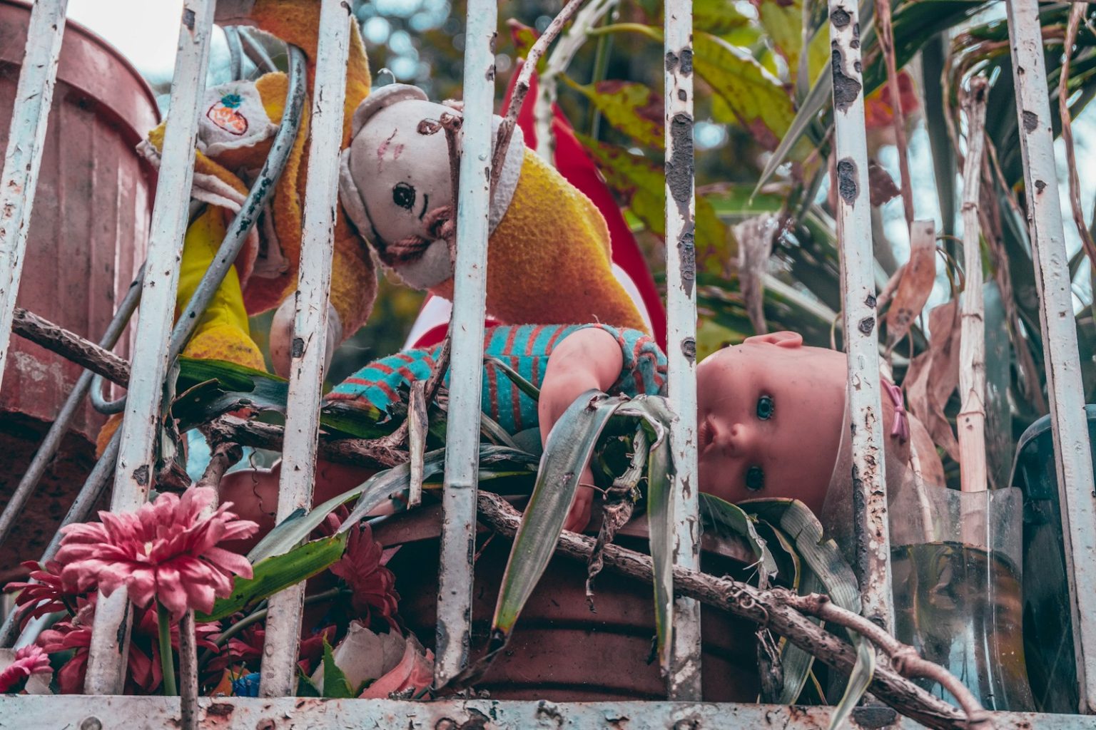 7 Iconic Wrapping Paper Patterns You Haven’t Seen Since 1994 - Vinyl ...